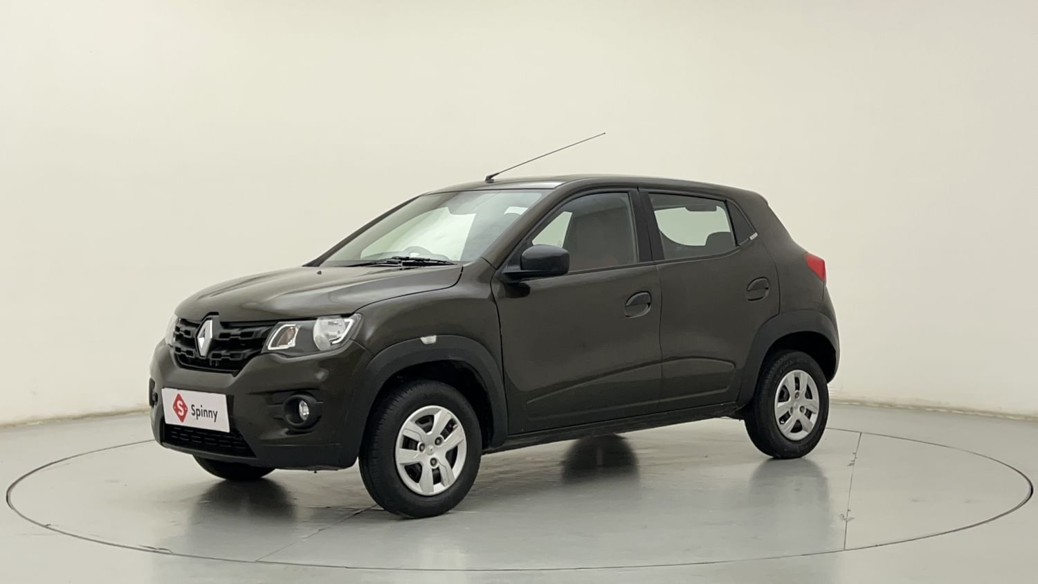 Used silver Kwid Cars in Pune - Second Hand silver Kwid Cars Pune | Spinny