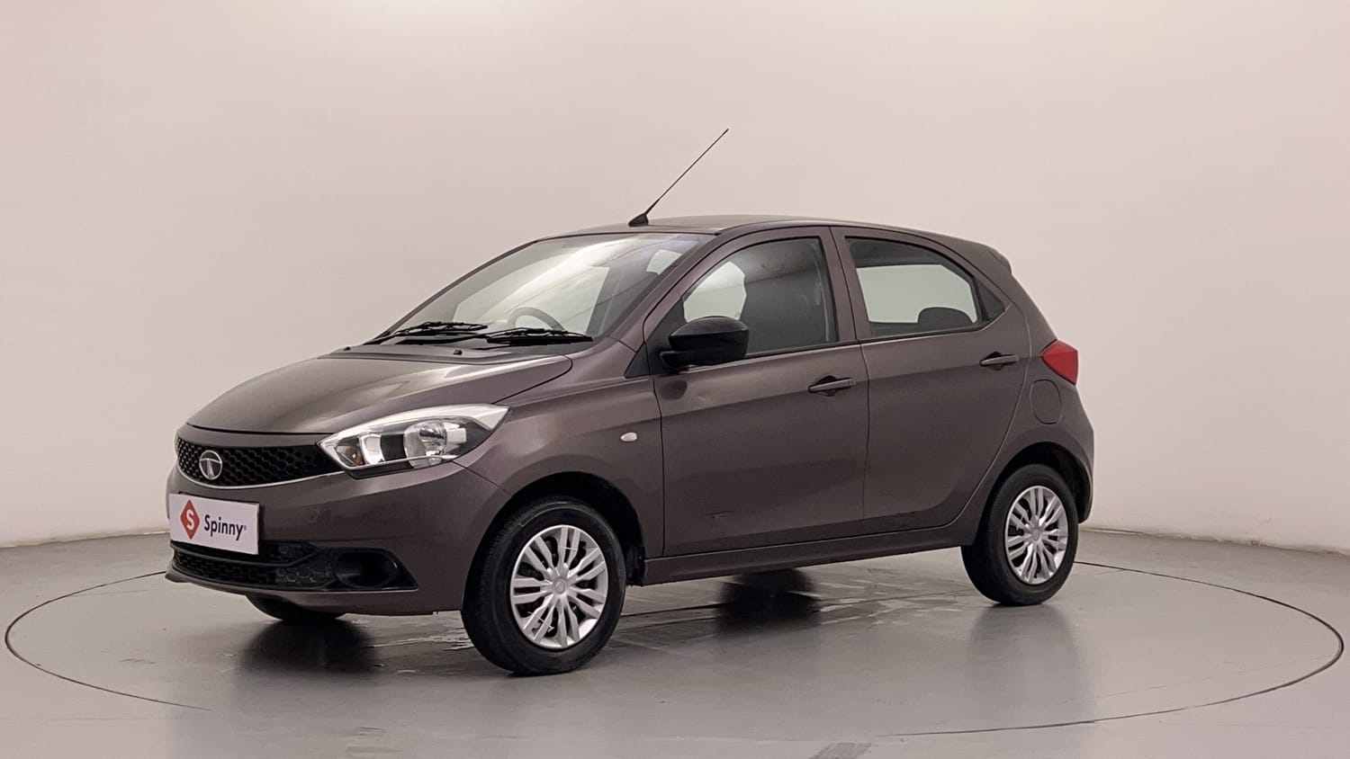 Used Tiago Cars in Lucknow - Second Hand Tiago Cars Lucknow | Spinny