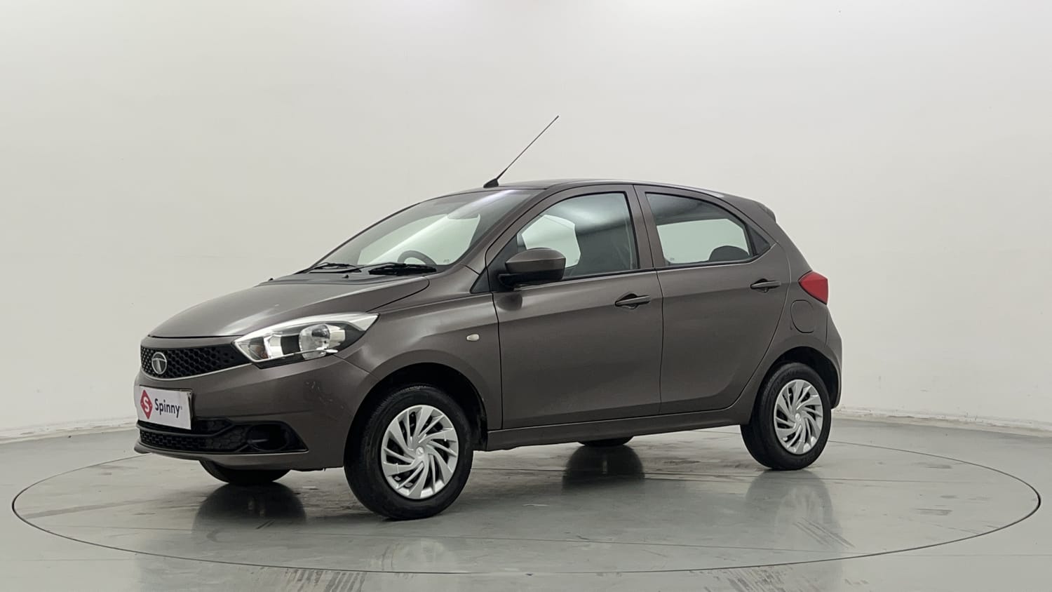 Buy Second Hand Tata Tiago in Delhi NCR - Used Tata Tiago - Spinny